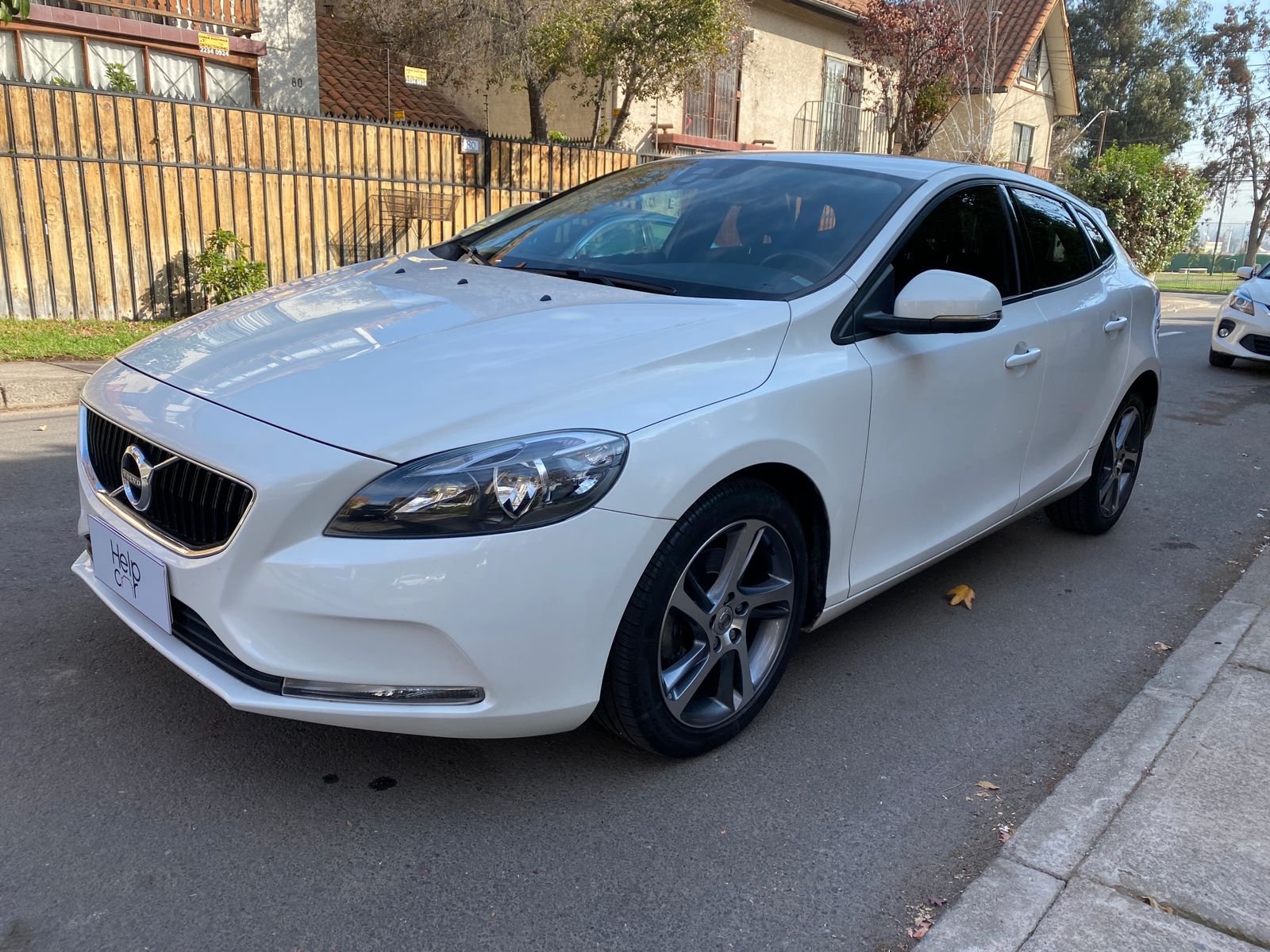 Volvo V40 T3 2.0 – helpcar.cl