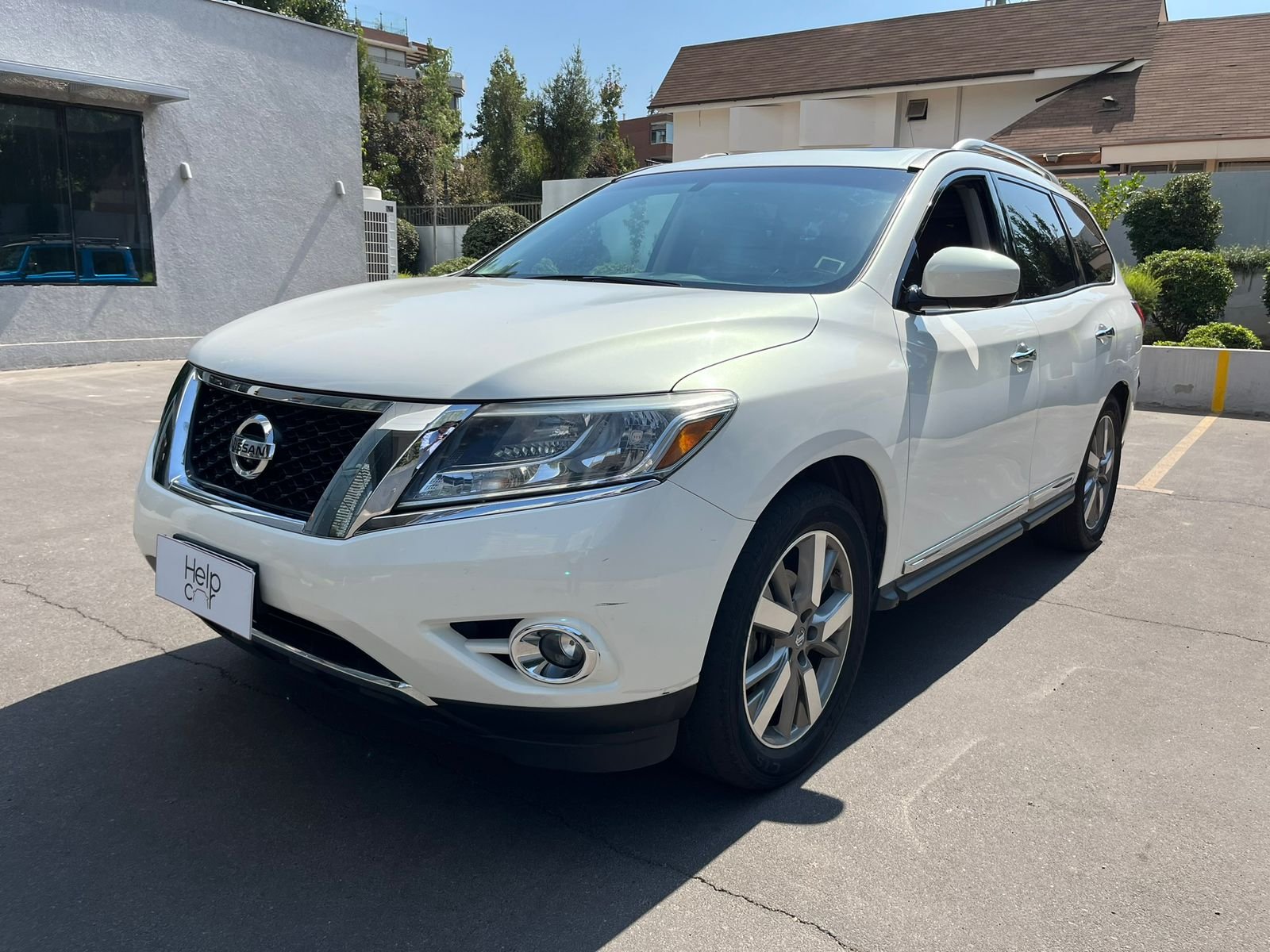 Nissan Pathfinder Exclusive 4×4 – helpcar.cl