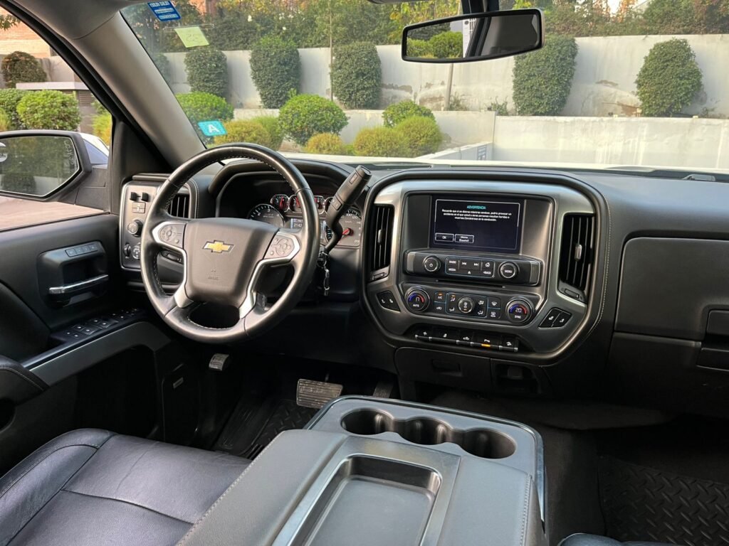 Chevrolet Silverado LTZ TRAIL BOSS Z71 - helpcar.cl