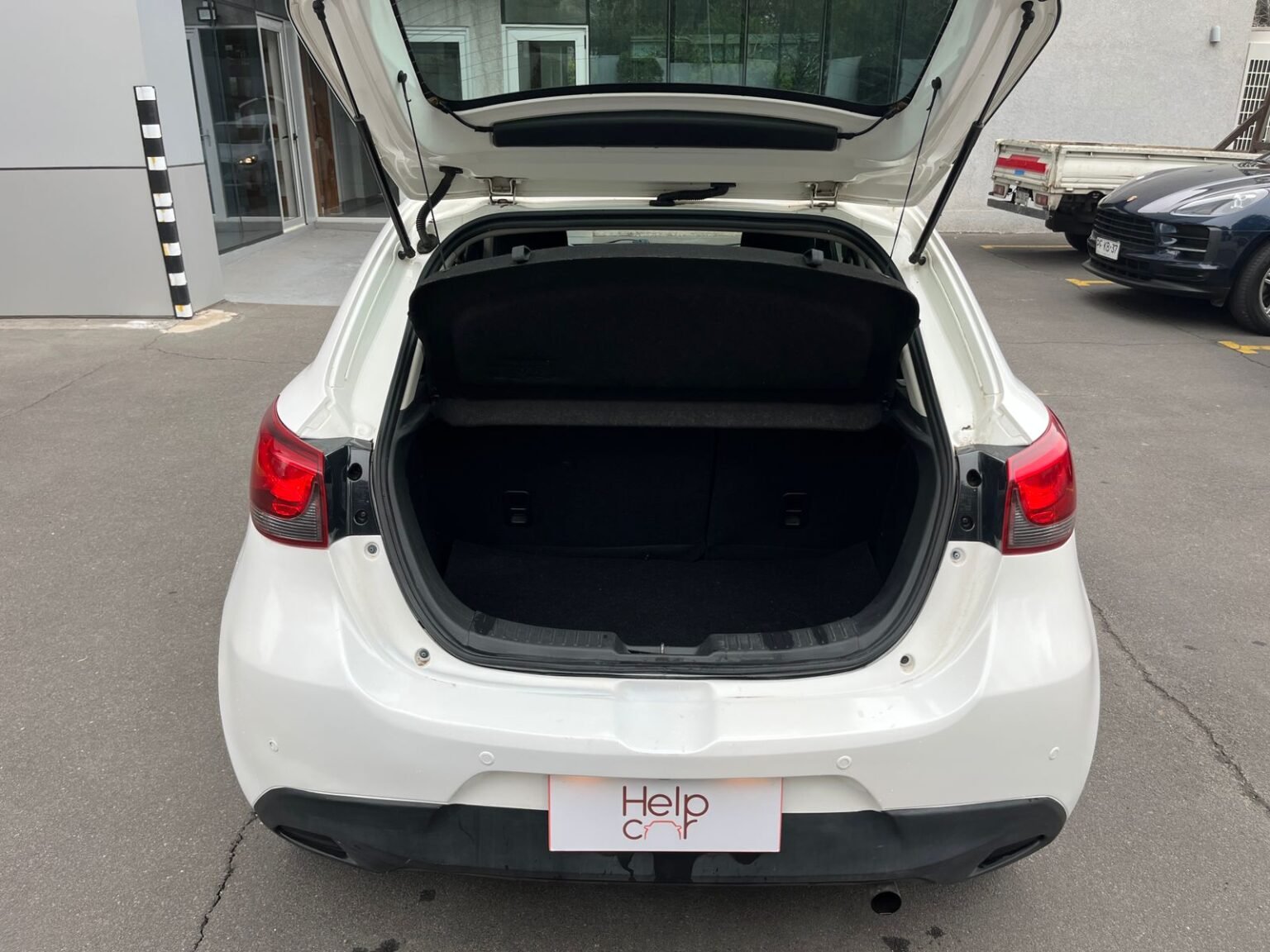 Mazda 2 Sport MT - helpcar.cl