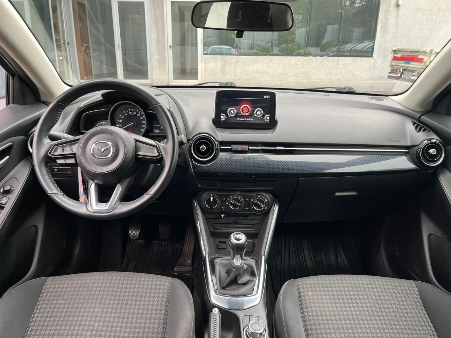 Mazda 2 Sport MT - helpcar.cl
